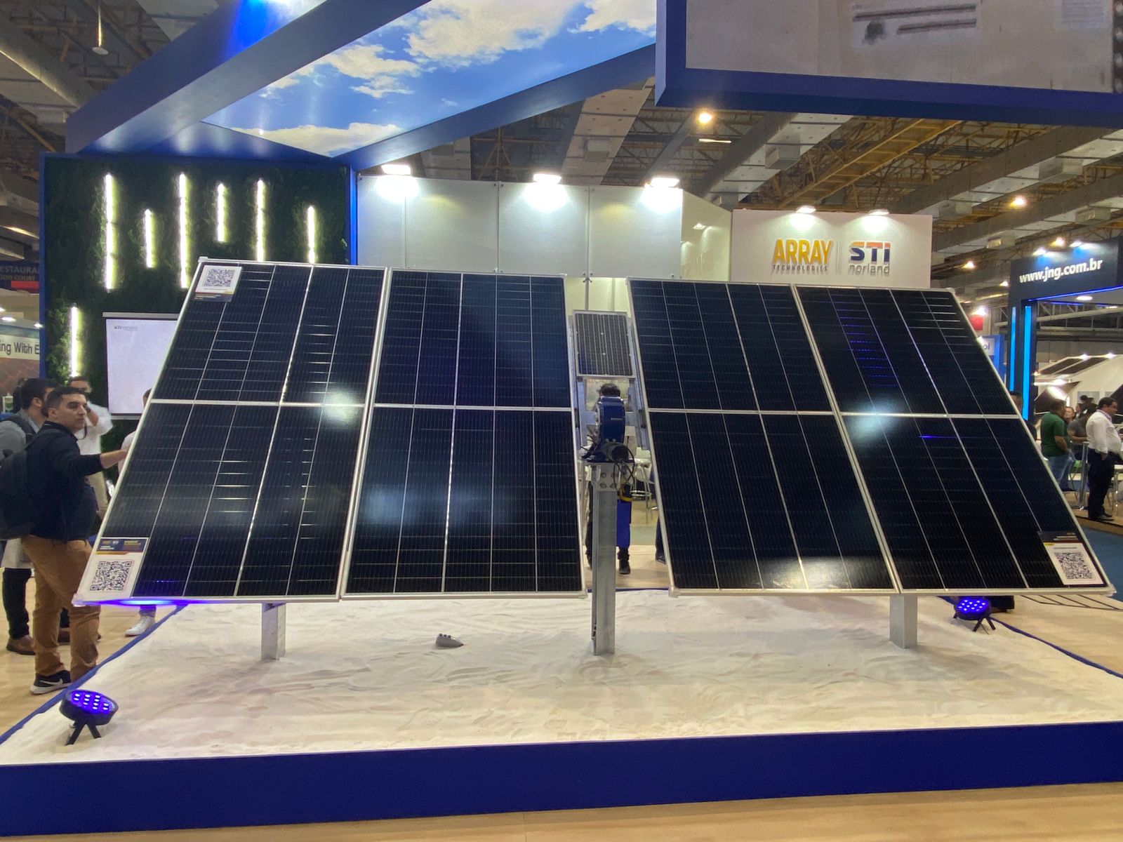 Dia 2: estruturas, trackers e limpeza de módulos fotovoltaicos